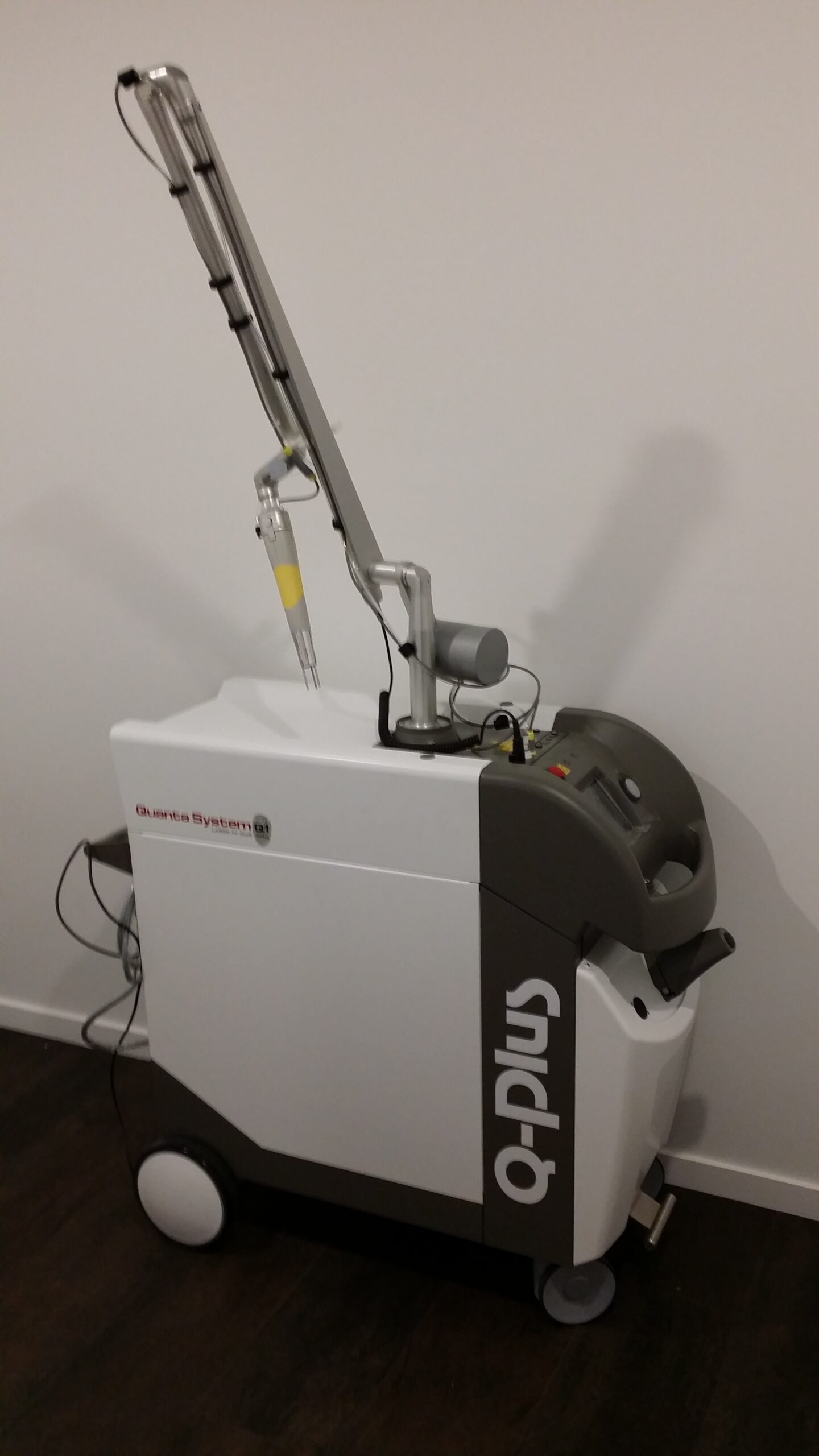 Quanta Q Plus C Evo (Q Switched Nd:Yag plus Ruby Laser) – Medlaser ...