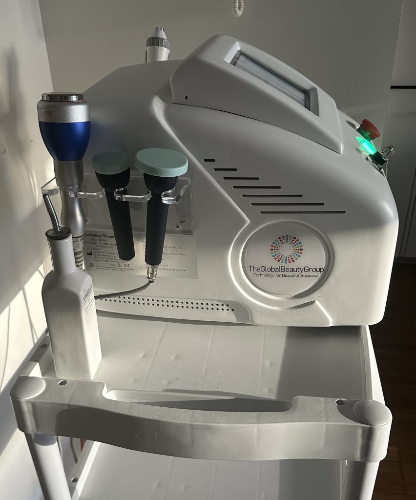 Slimlux Body contouring machine. Including electric massage bed and ...